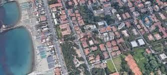 Magazzino in vendita a Massa