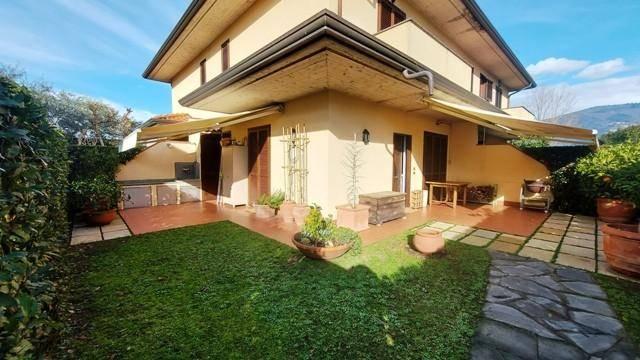 Villa unifamiliare in vendita a Massa