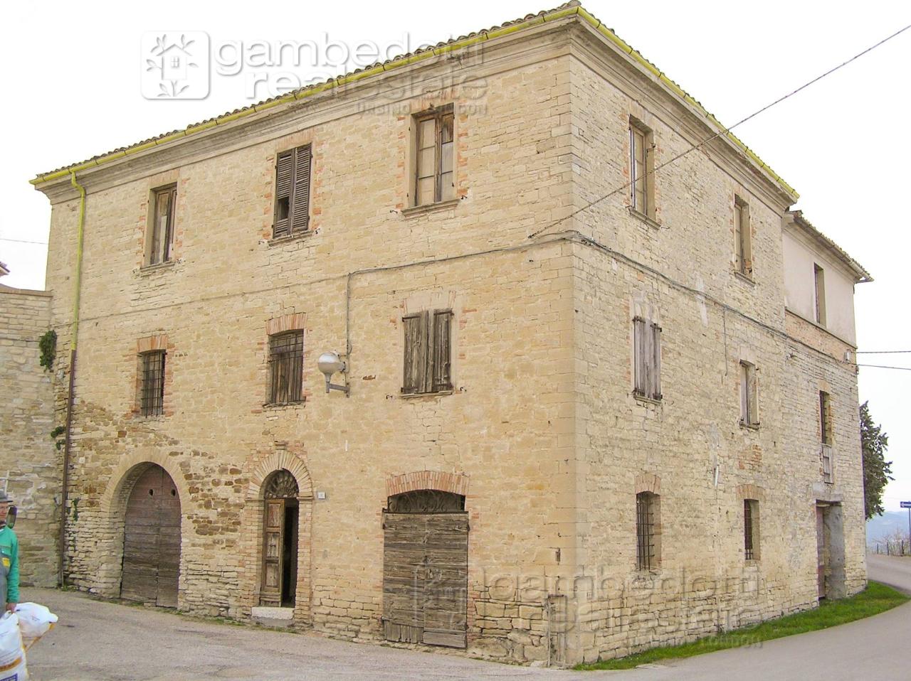 Rustico in vendita a Sant'Ippolito