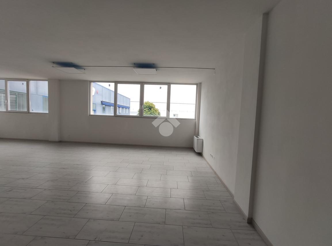 Ufficio in affitto a Costermano