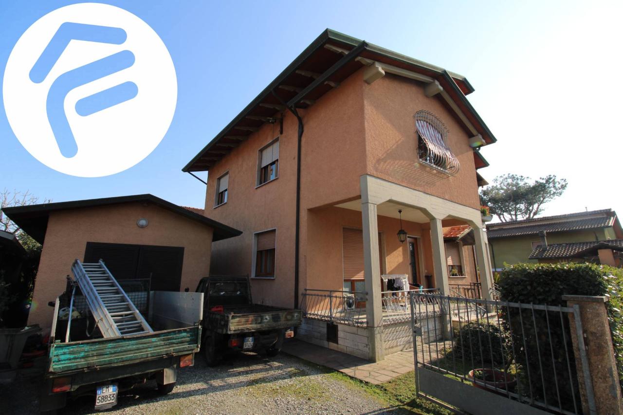 Villa in vendita a Montignoso