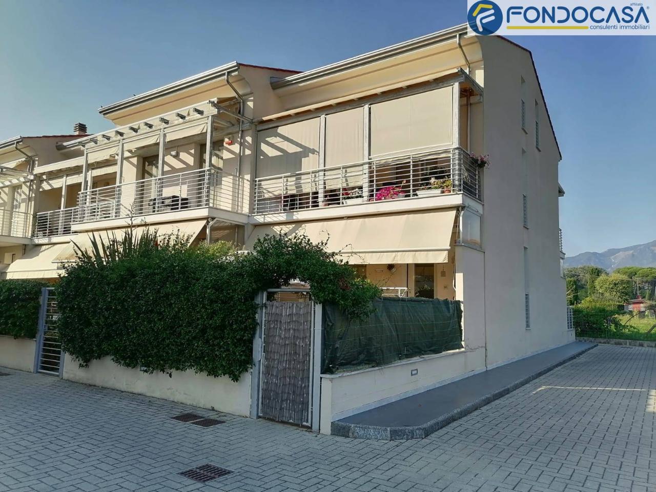 Villa a schiera in vendita a Carrara