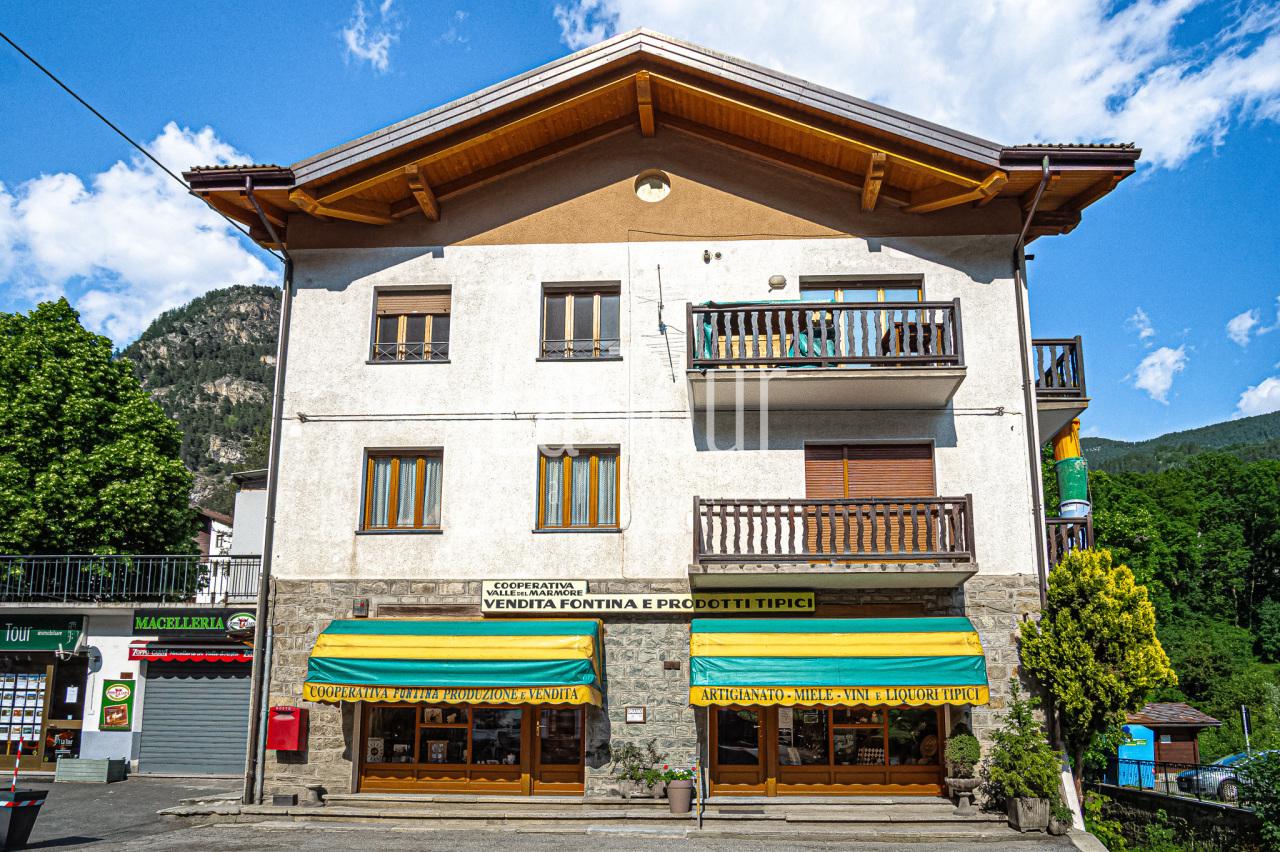 Parcheggio chiuso in vendita a Antey Saint Andre'