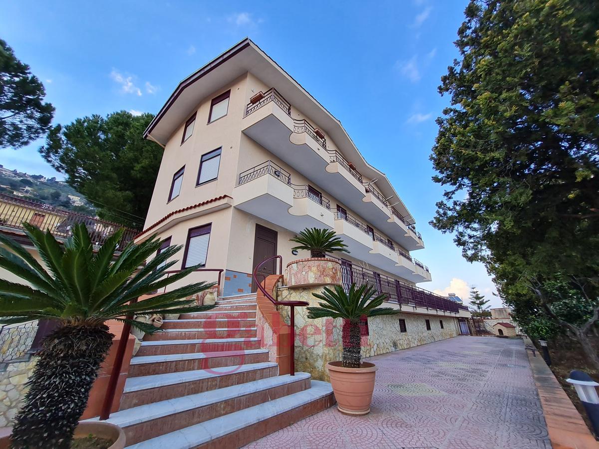 Attico in vendita a Monreale