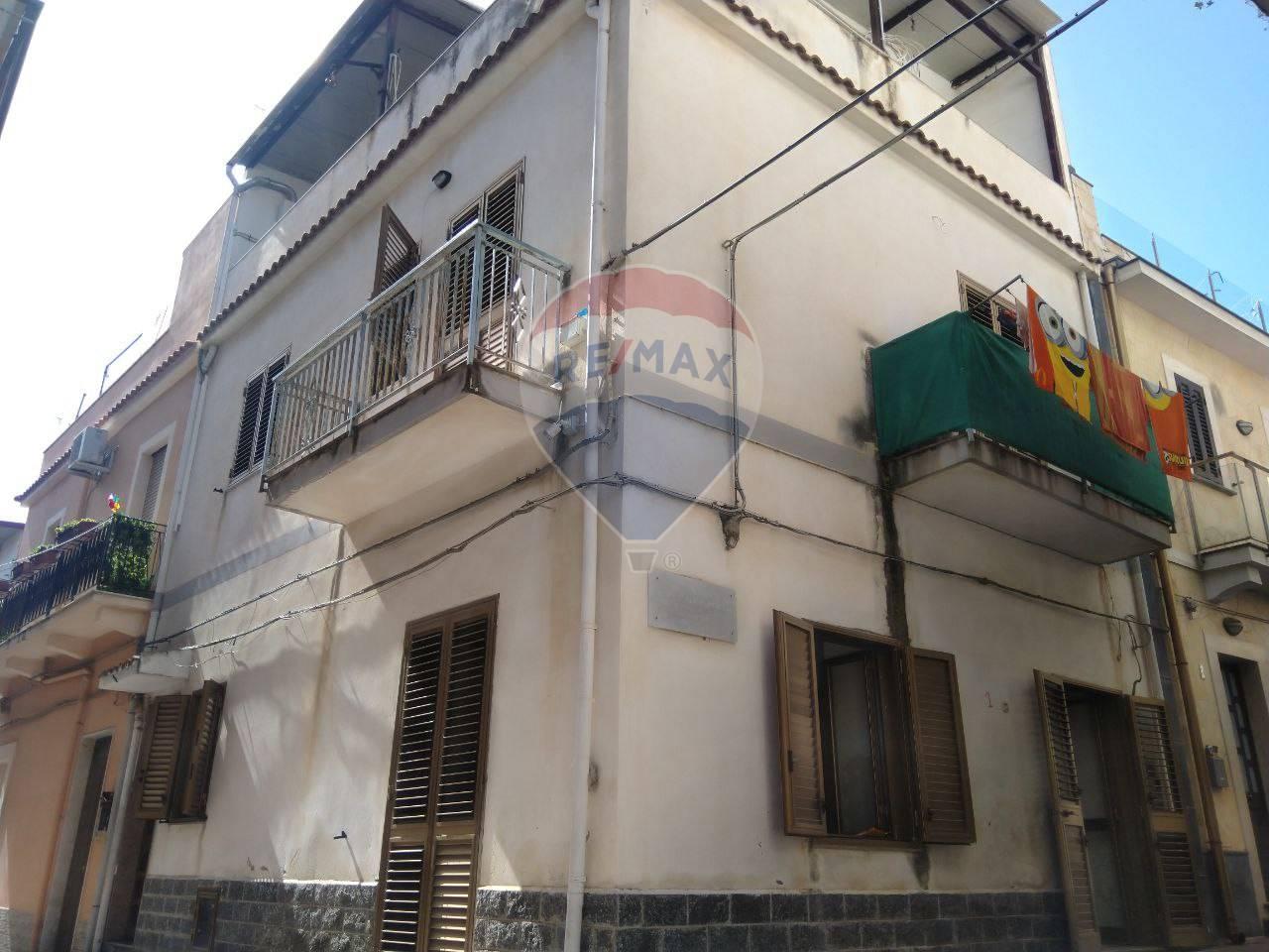 Casa indipendente in vendita a Roccalumera