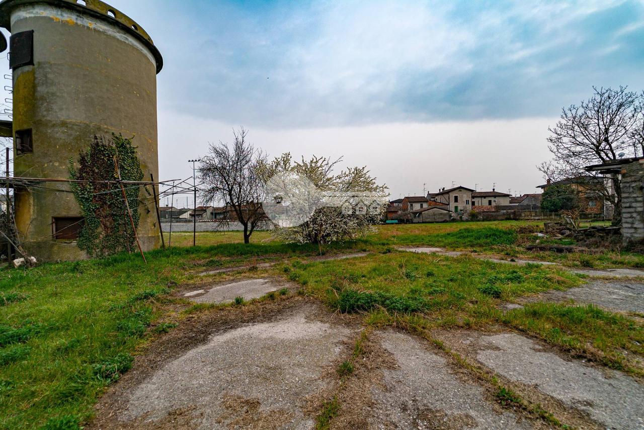 Terreno edificabile in vendita a Gambara