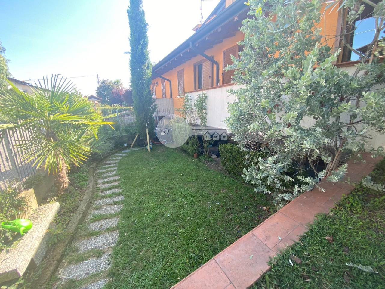 Villa a schiera in vendita a Dello