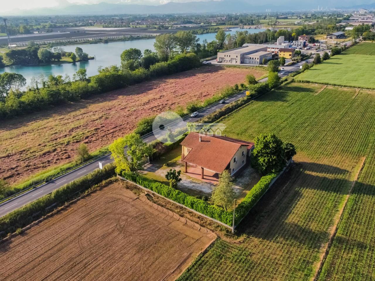 Rustico in vendita a Bagnolo Mella