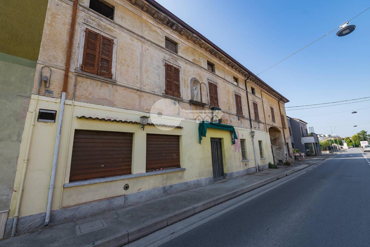 Negozio in vendita a Asola