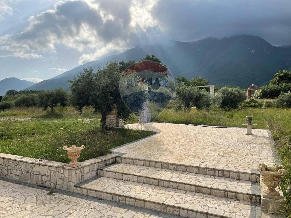 Negozio in vendita a Solopaca