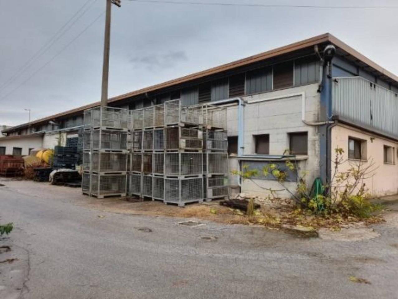 Capannone in vendita a Cassola