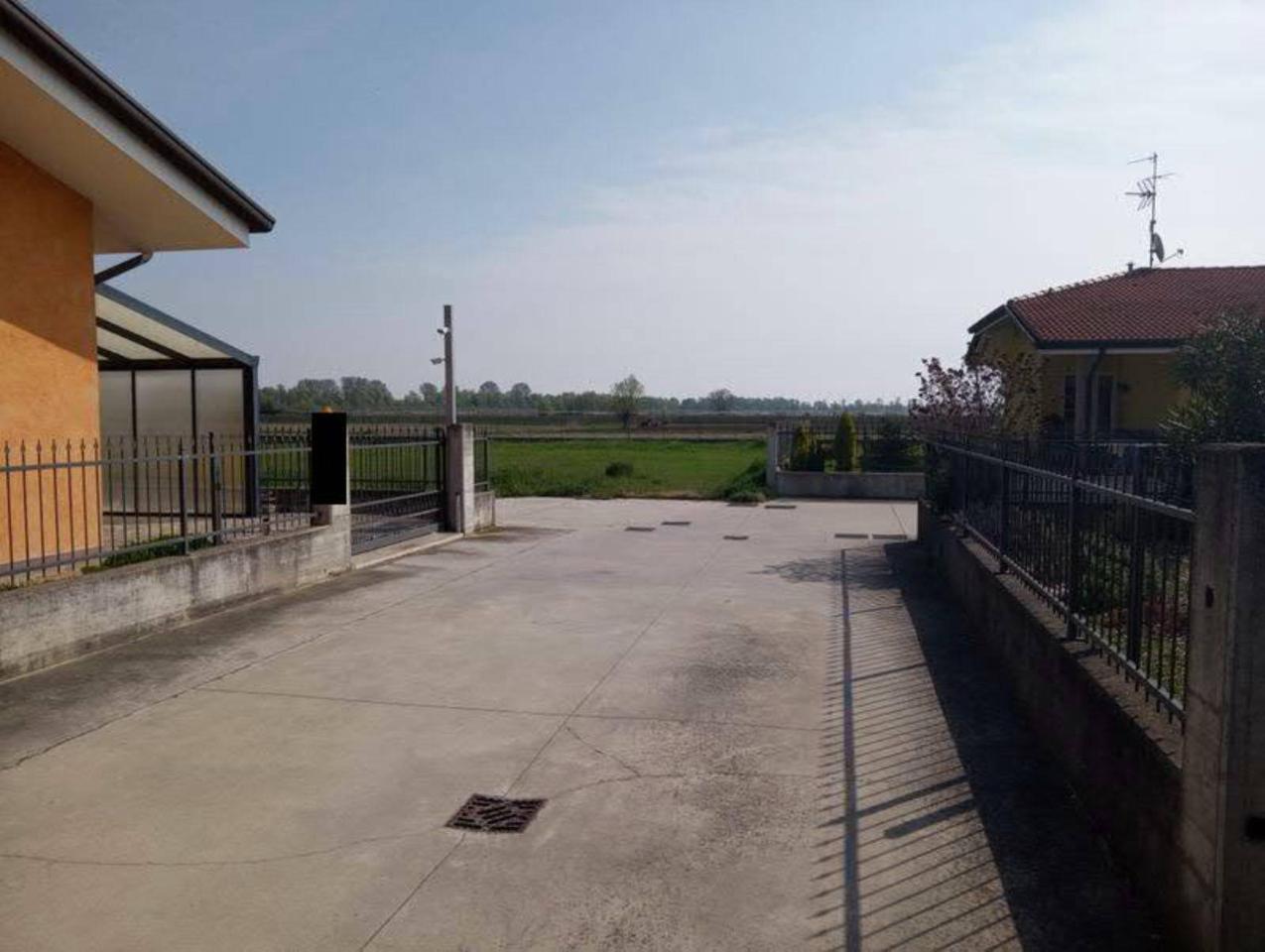 Terreno edificabile residenziale in vendita a Badia Polesine