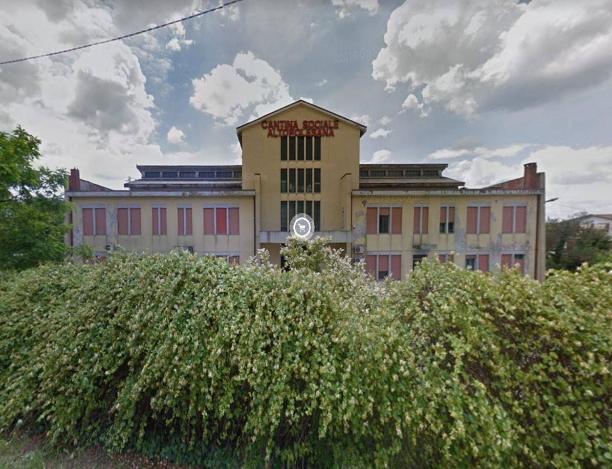 Palazzo in vendita a Giacciano Con Baruchella