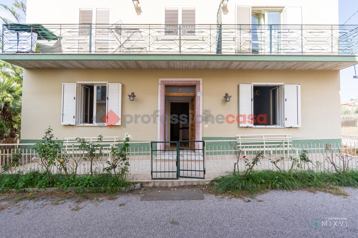 Ufficio in affitto a Albanella