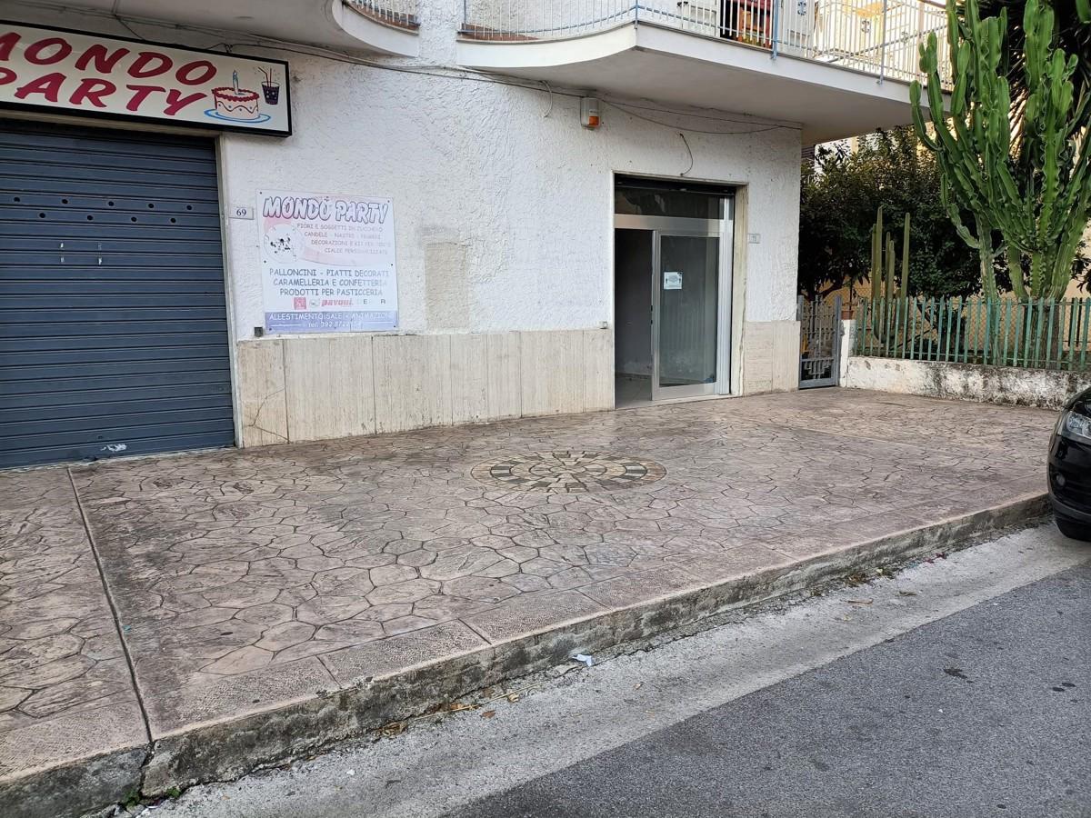 Negozio in affitto a Capaccio