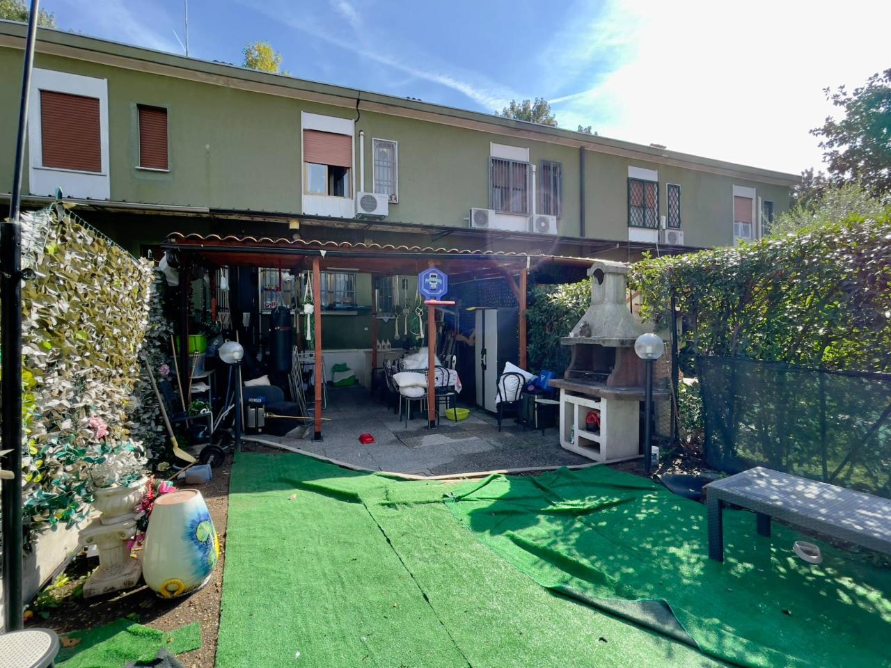 Villa a schiera in Via Cesare Berna 14, Cinisello Balsamo