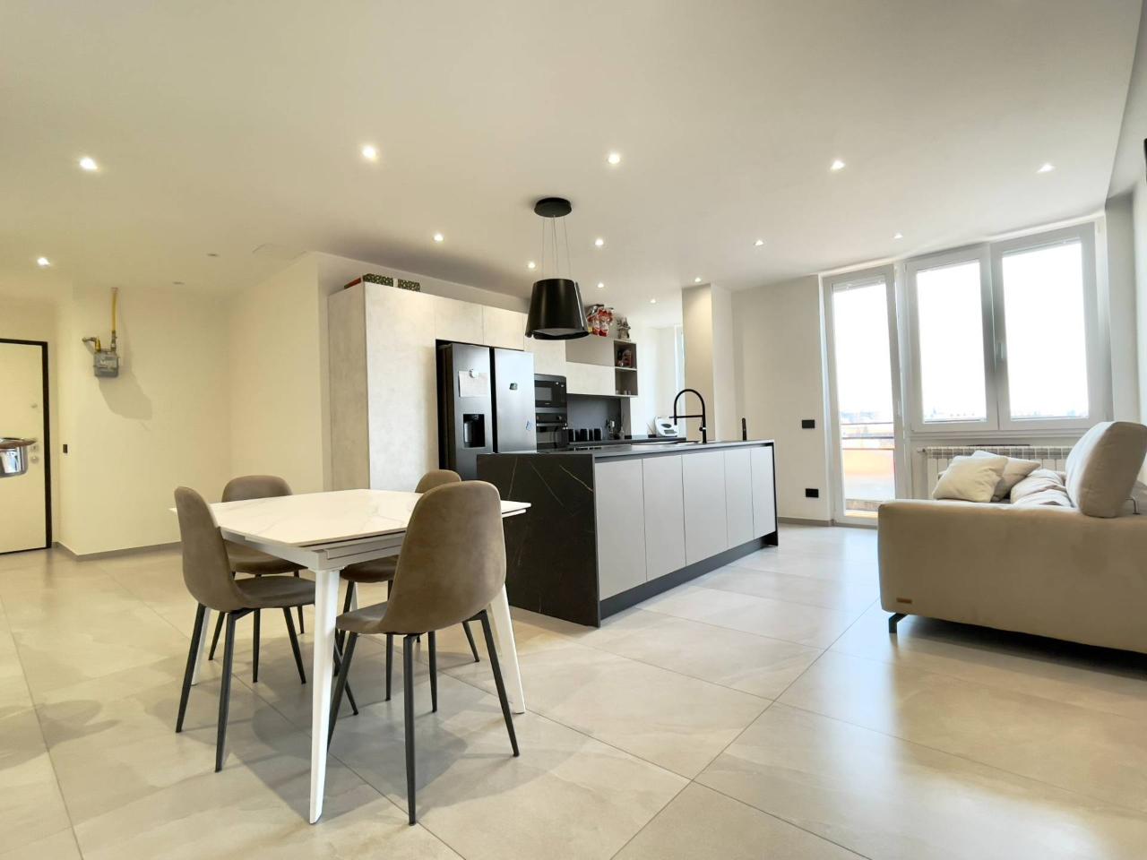 Trilocale in Viale Rinascita 64, Cinisello Balsamo