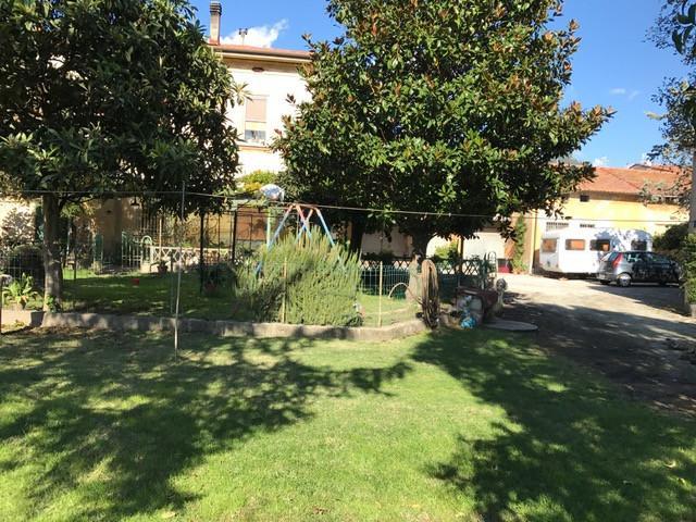 Villa in vendita a Cascina