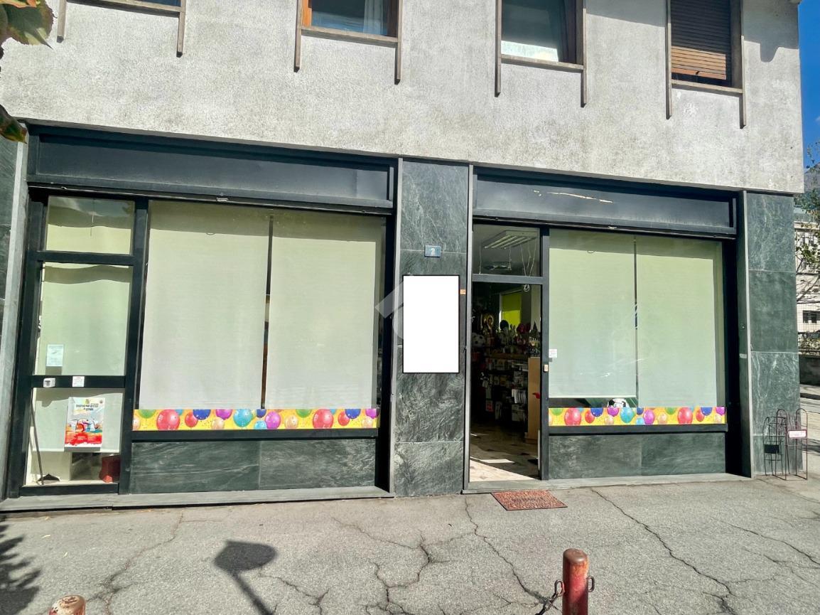 Negozio in vendita a Aosta