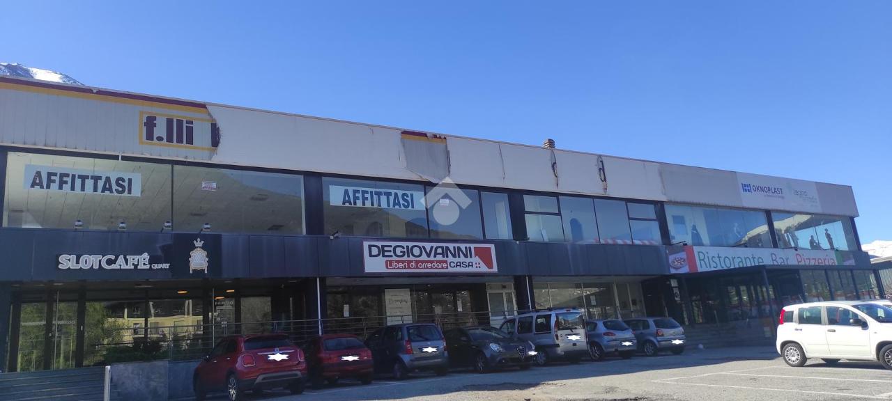 Negozio in affitto a Quart