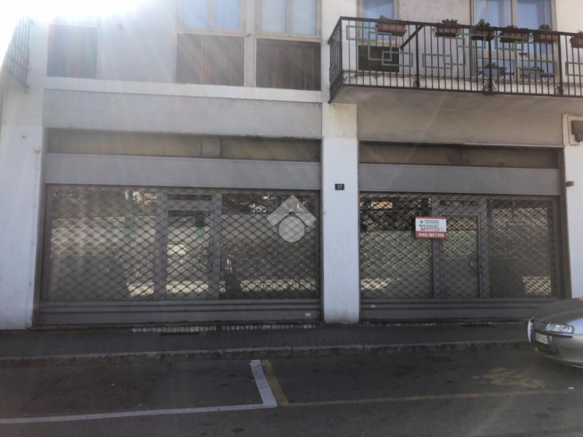 Negozio in vendita a Aosta