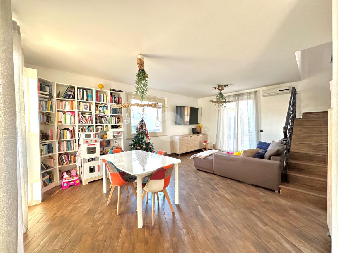 Villa in vendita a Dello