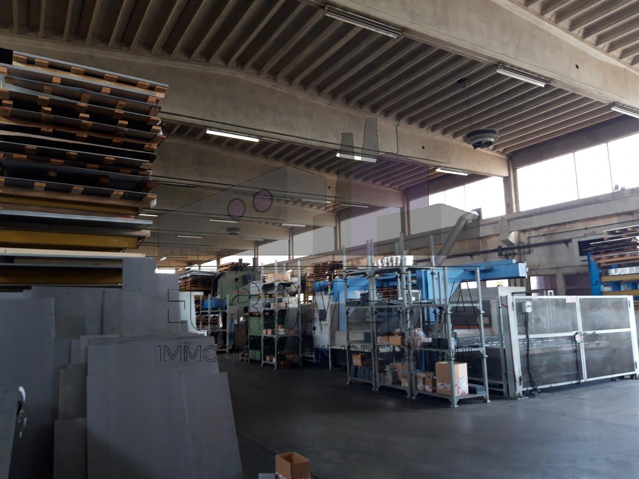 Capannone in vendita a Montecchio Maggiore