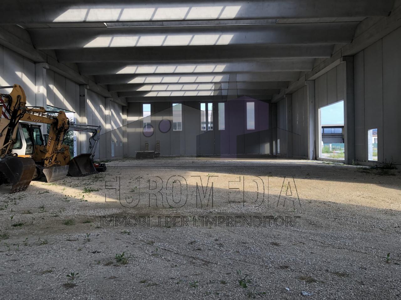 Capannone in vendita a Chiampo