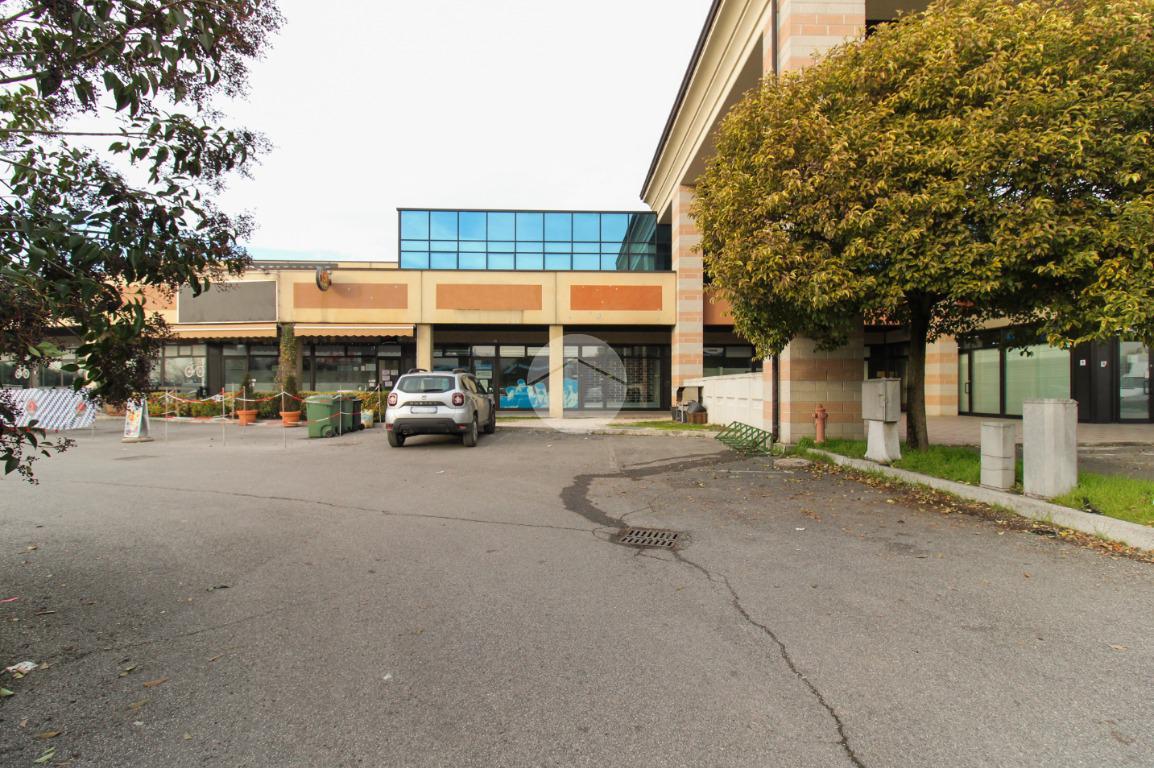 Negozio in vendita a Montirone