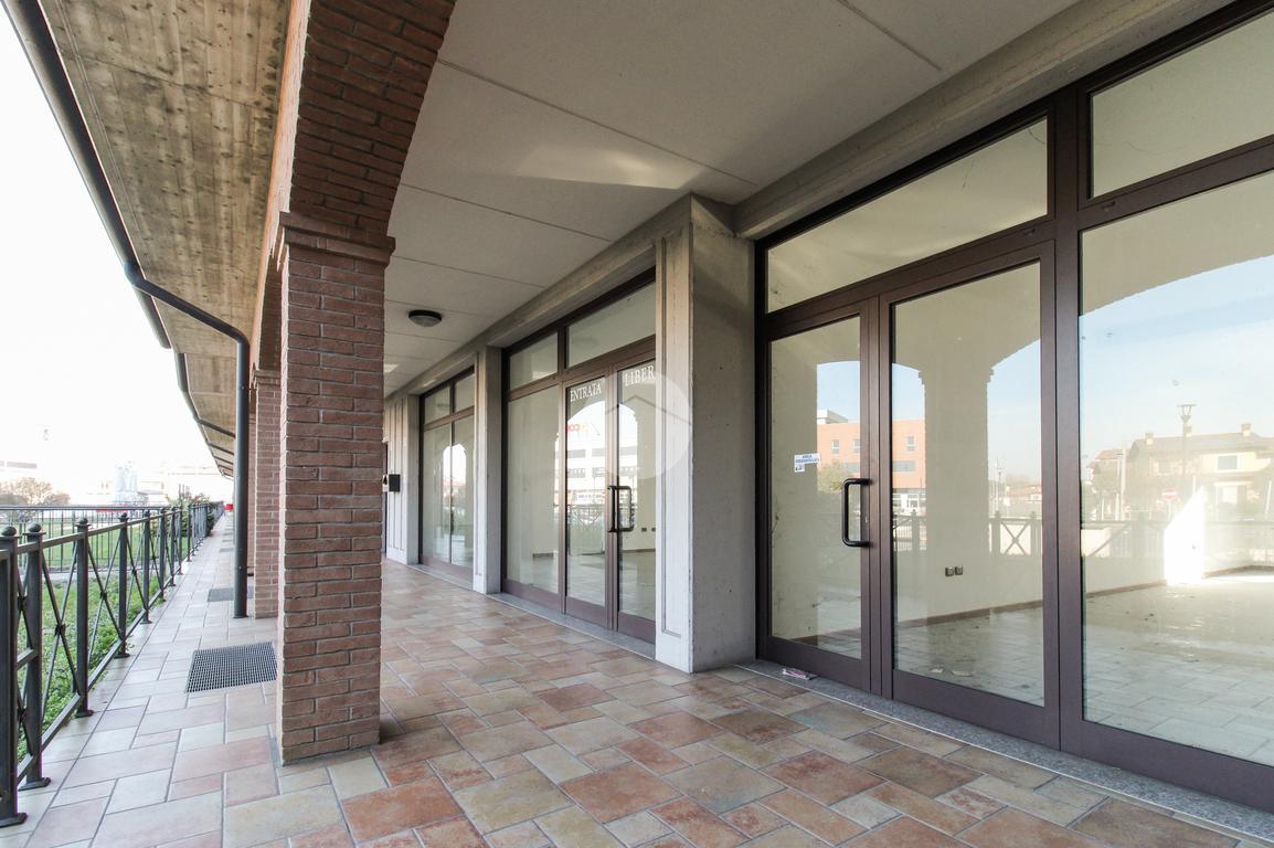 Ufficio in affitto a Maclodio