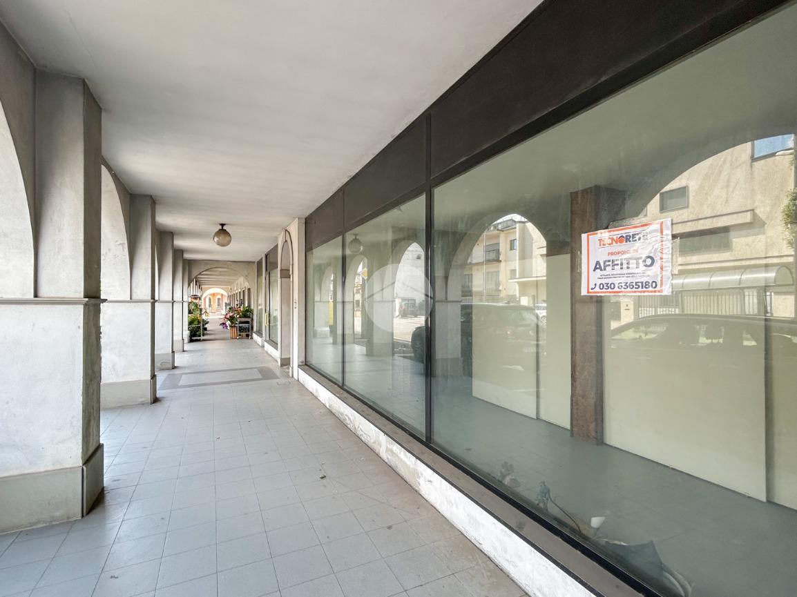 Negozio in affitto a Trenzano