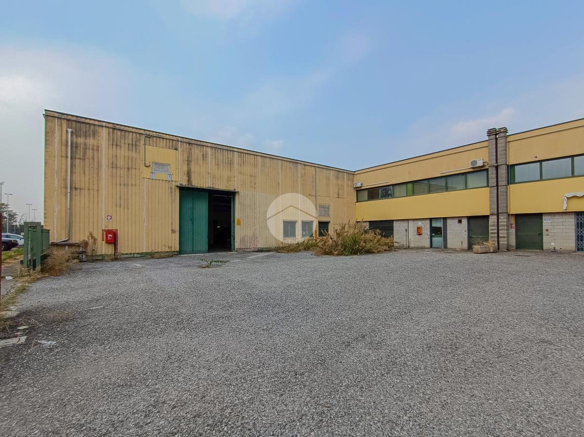 Capannone in vendita a San Zeno Naviglio