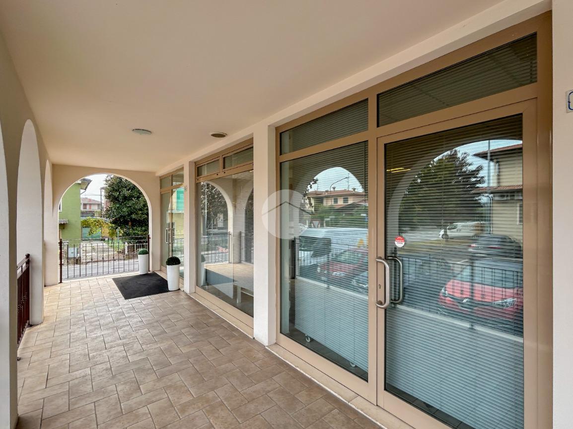 Negozio in affitto a Poncarale