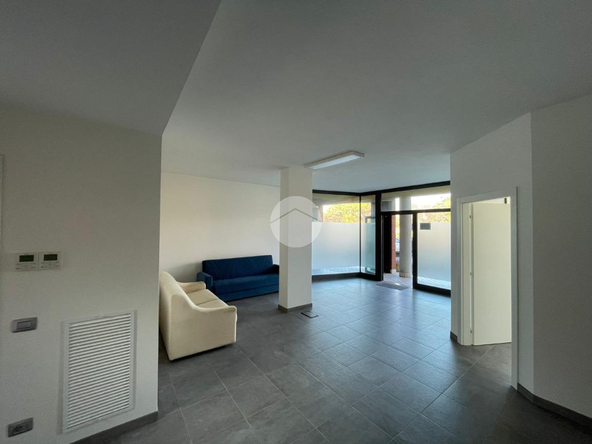 Negozio in vendita a Seriate