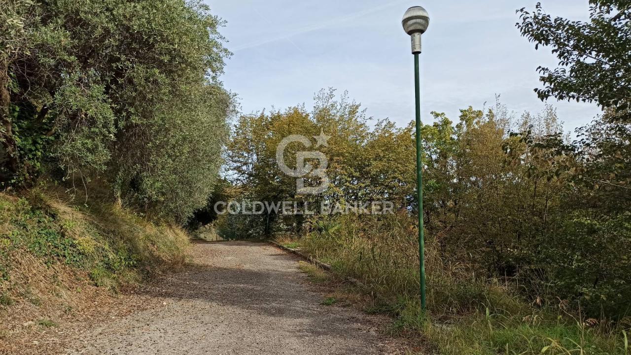 Terreno edificabile in vendita a Manerba Del Garda