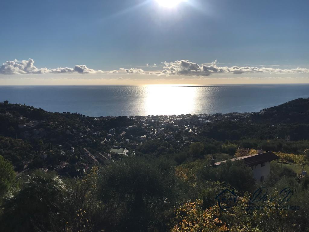 Casa indipendente in vendita a Alassio