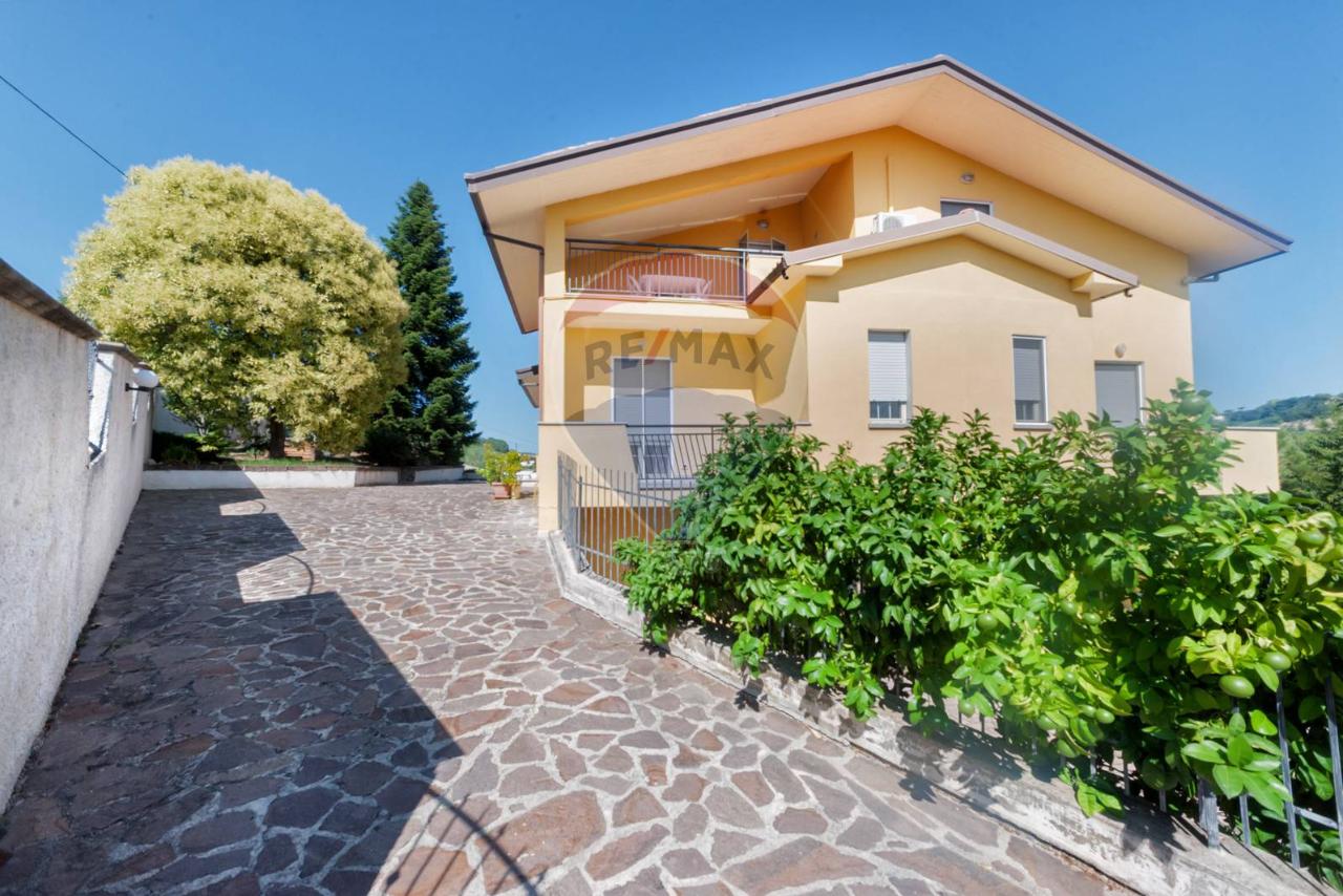 Villa in vendita a Villamagna