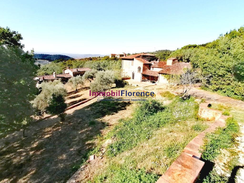 Terreno con rustico in vendita a Firenze