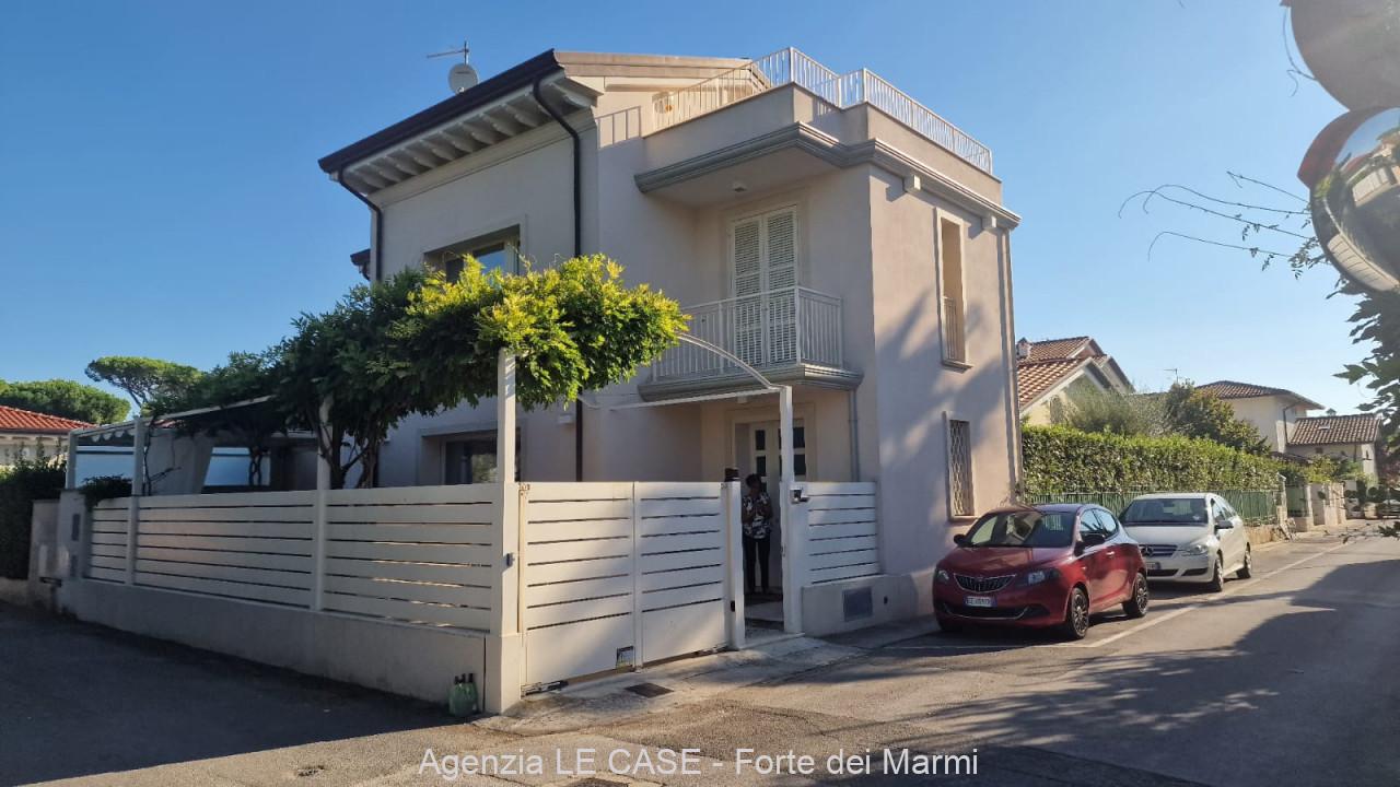 Villa in affitto a Forte Dei Marmi