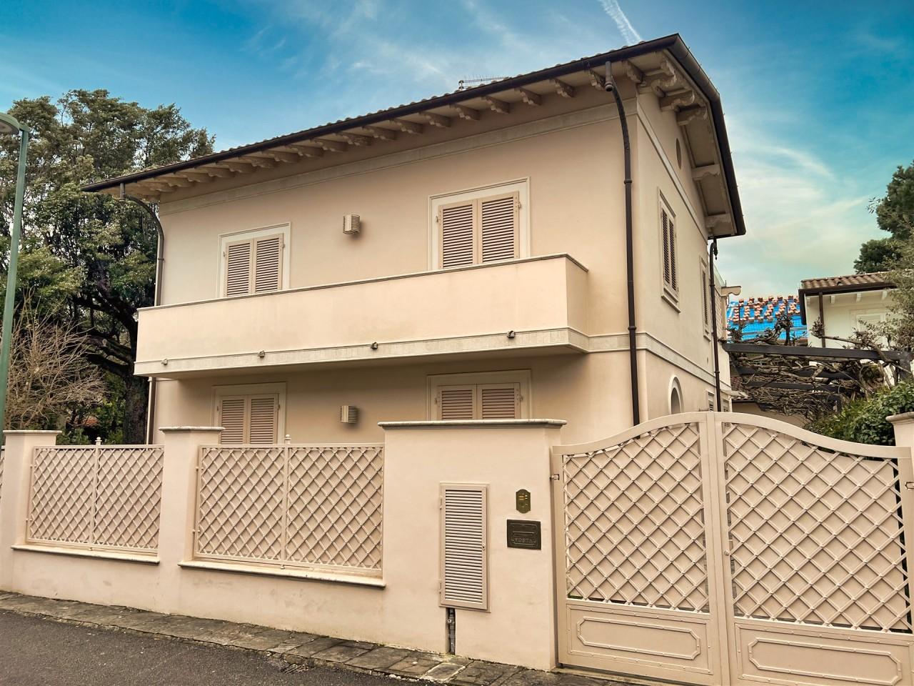 Villa in vendita a Forte Dei Marmi