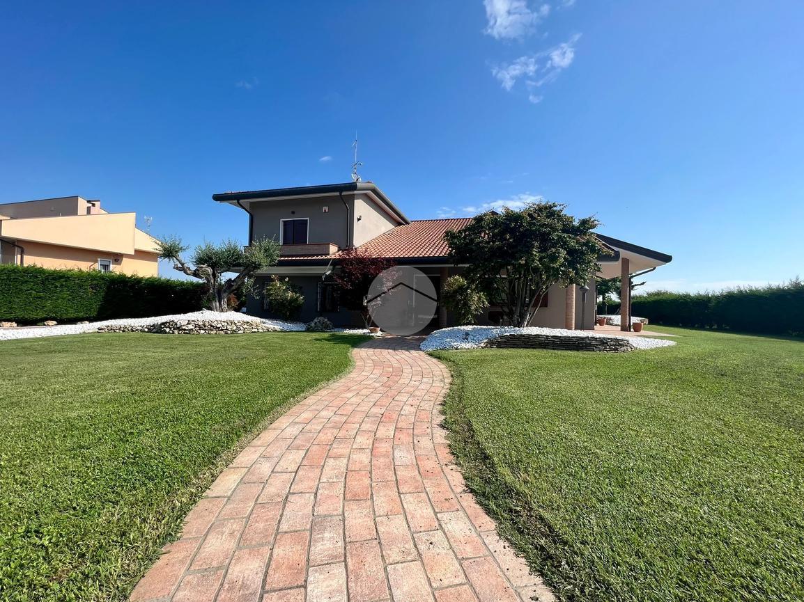 Villa in vendita a Loreo