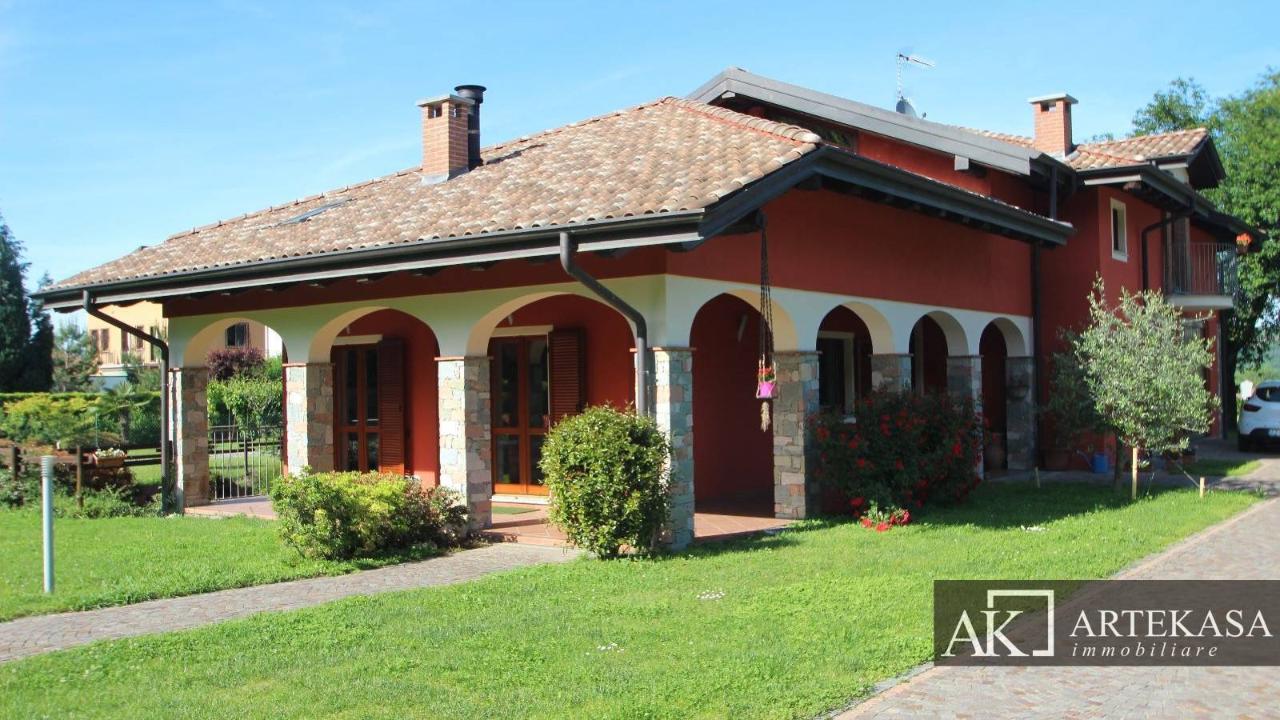 Villa in affitto a Dormelletto