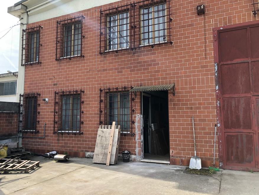 Capannone in vendita a Cambiano