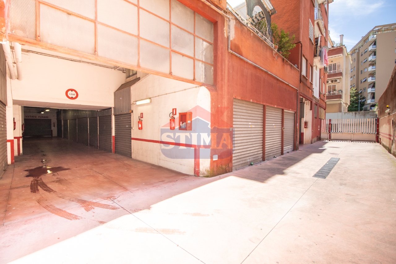Garage in vendita a Roma