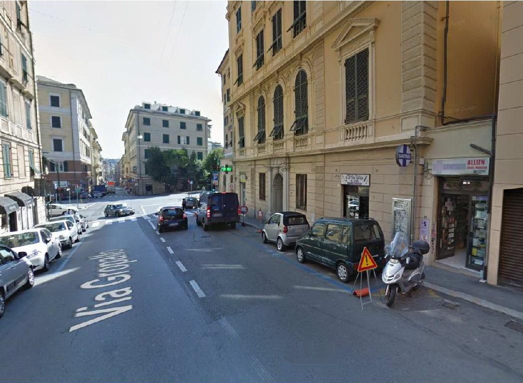 Palazzina commerciale in vendita a Genova