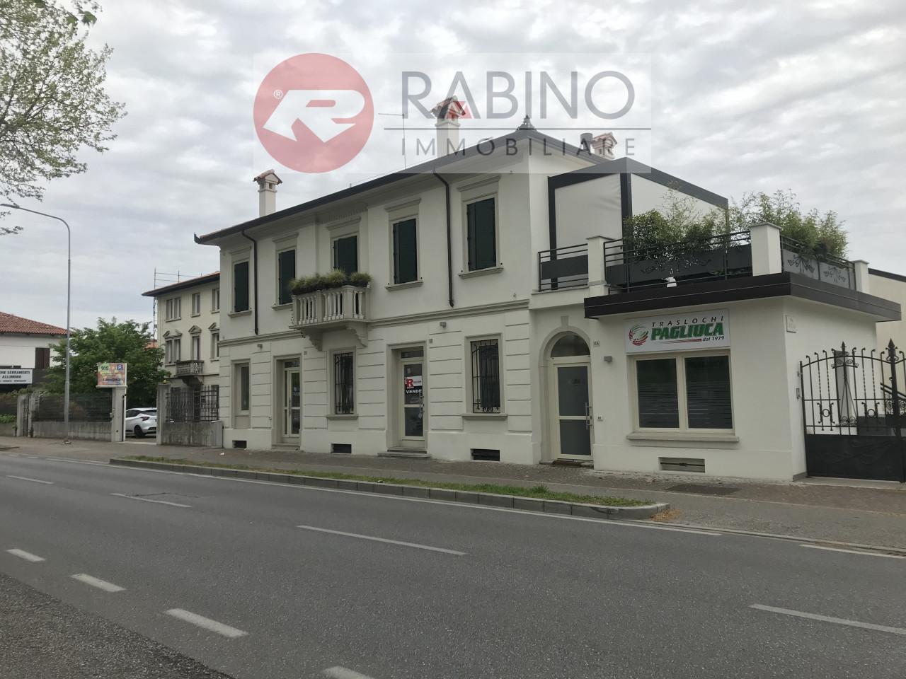 Negozio in vendita a Udine