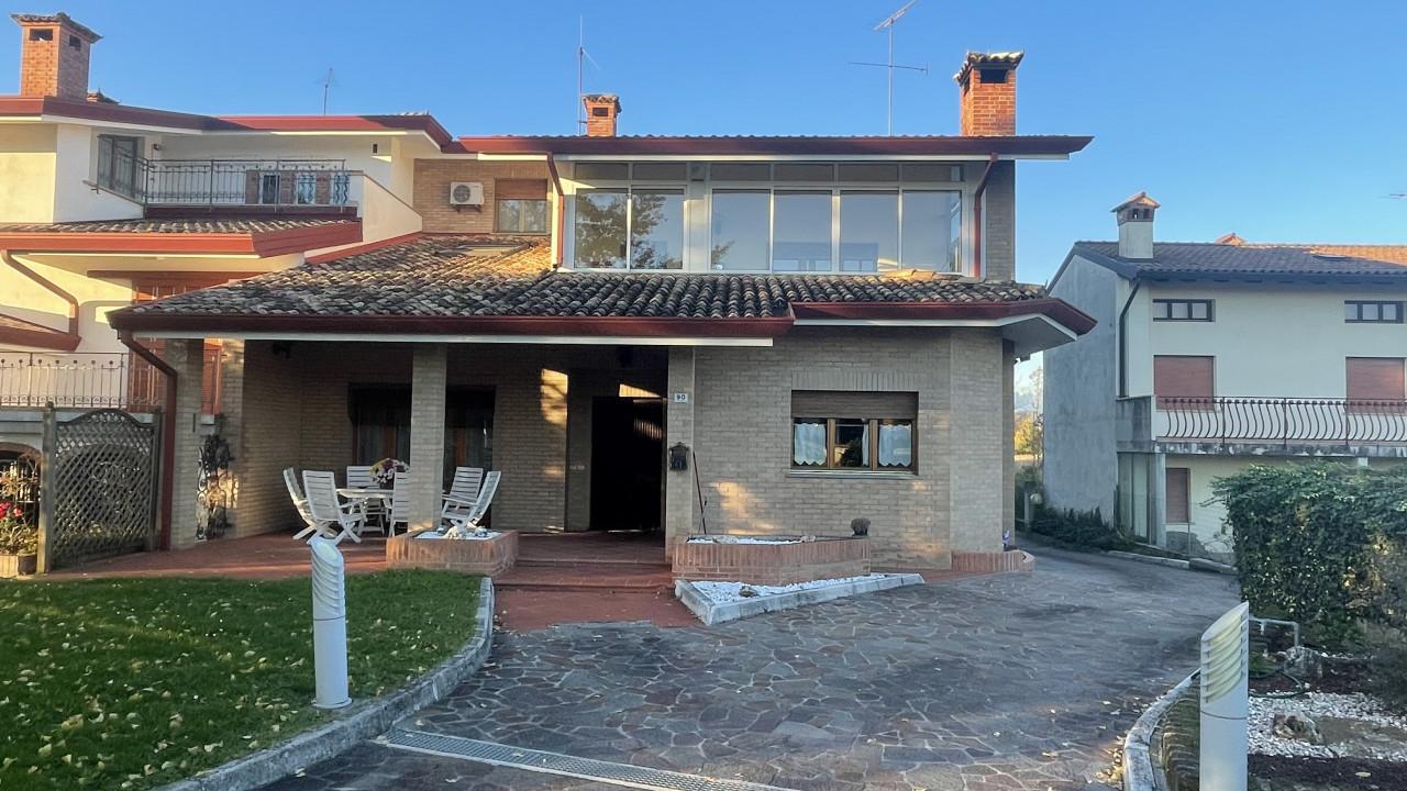 Casa indipendente in vendita a Buia