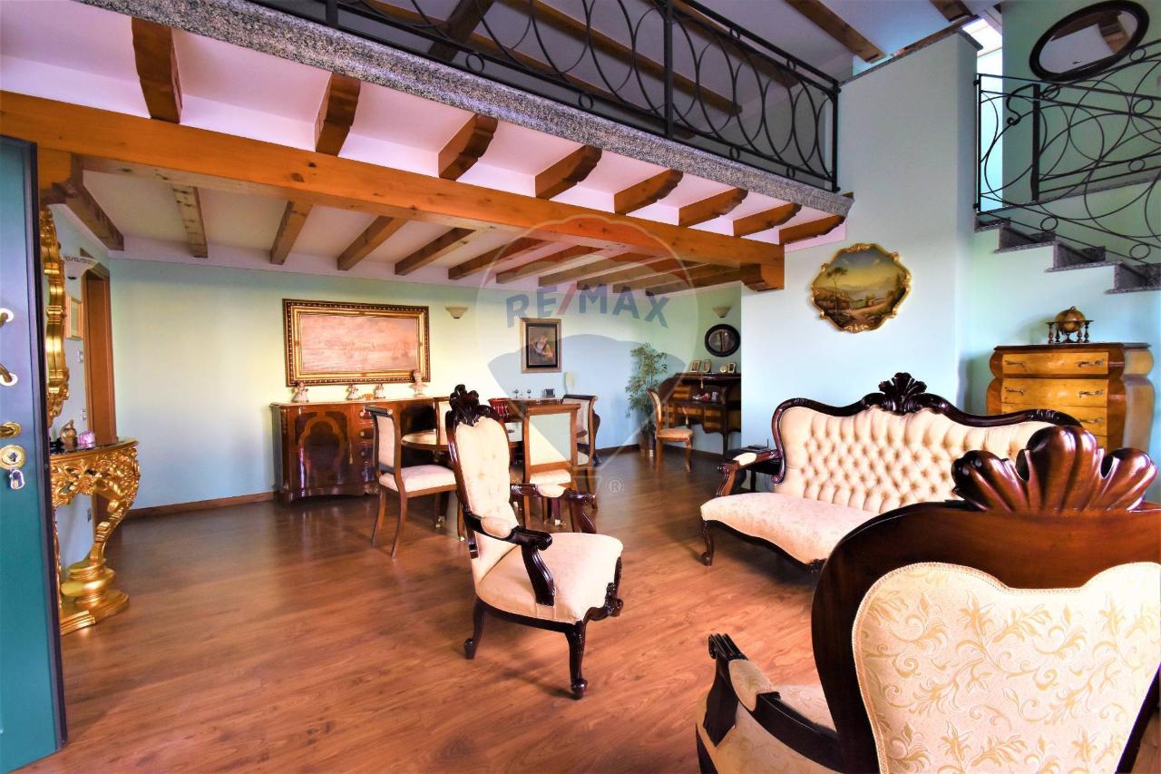 Appartamento in vendita a Urago D'Oglio