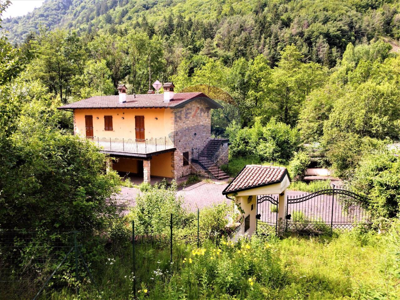 Villa in Via G. Marconi - Sp 53 S/N, Cerete