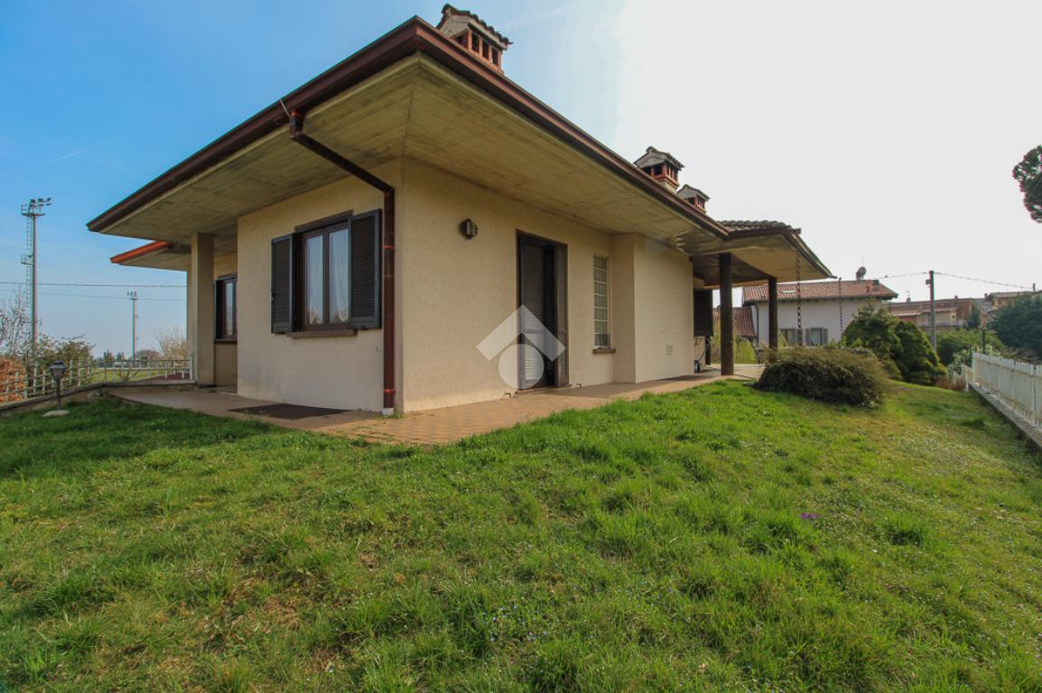 Villa in vendita a Serle